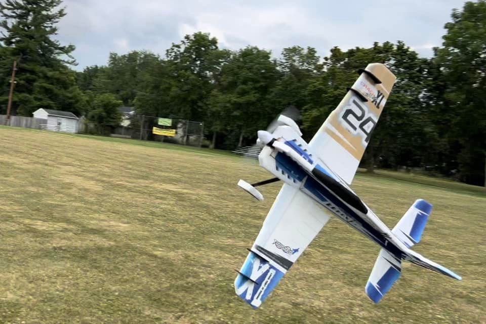 Crack Yak-55 XL first build! - Twisted Hobbys Inc.